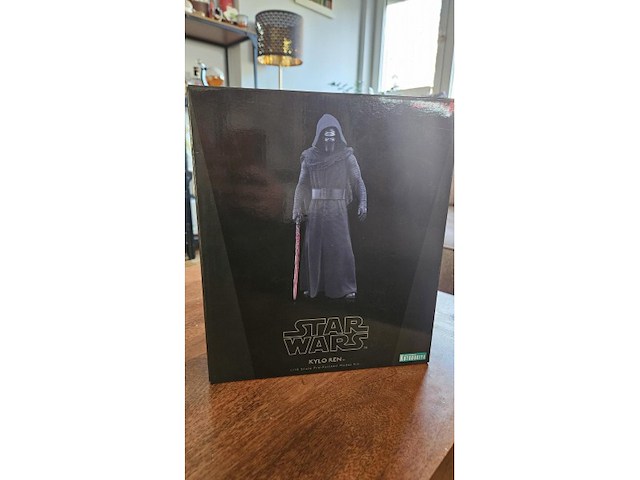 Star Wars Kylo Ren ARTFX+ figura (1:10, 18 cm) – NOVO