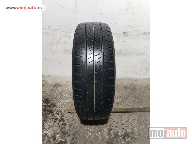 3507. Guma FALKEN 17-ica, LETNJA 215/60, Šara 5.6 mm
