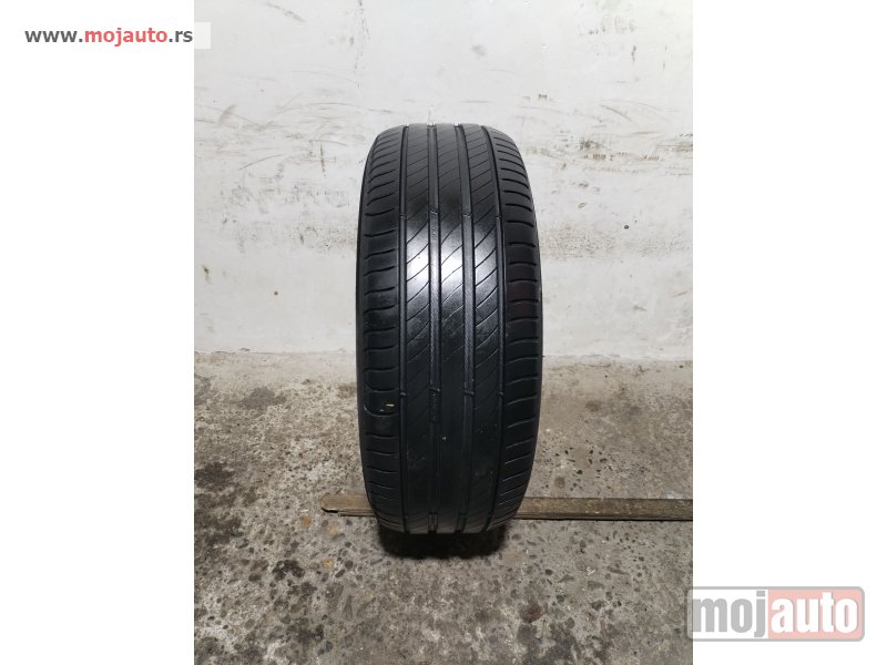 3506. Guma MICHELIN 16-ica, LETNJA 205/55, Šara 5.5 mm