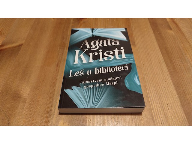 Agata Kristi, Leš u biblioteci