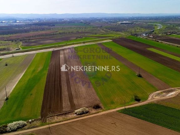 Odličan plac u Kaću!