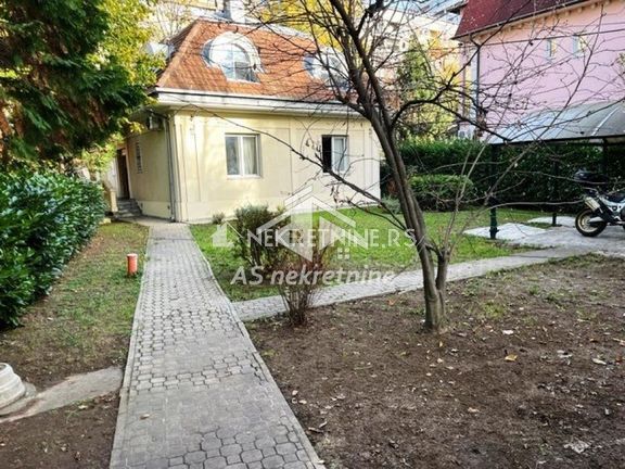 Voždovac, FON - Bilećka, Kuća, 220m2, 3000 EUR