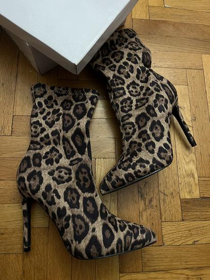 Nove leopard cizme stikle
