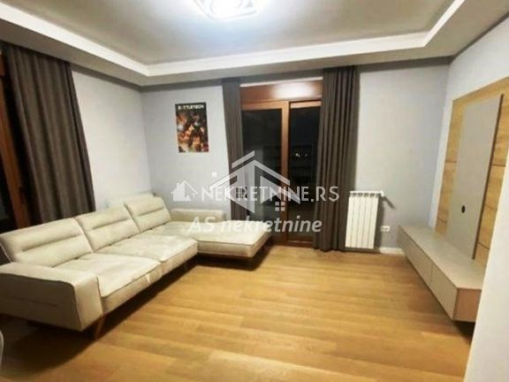 Zvezdara, Zvezdarska šuma, 4.0 stan, 105m2, 1600 EUR