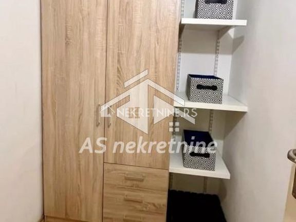 Novi Beograd, Blok 70, Kineski TC, 2.0 stan, 60m2, 800 EUR