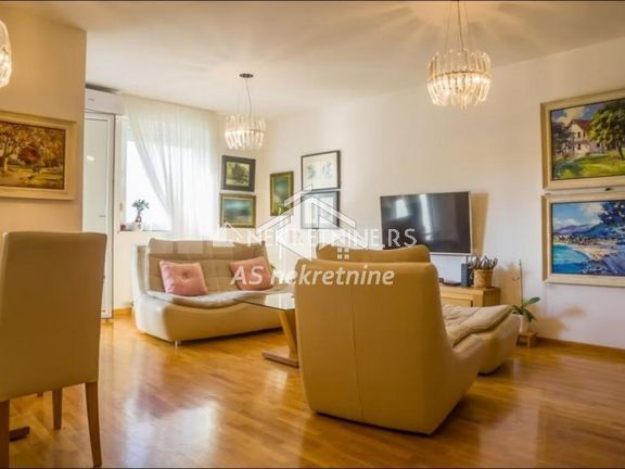 Voždovac, Stepa Stepanović, 4.0 stan, 93m2, 900 EUR