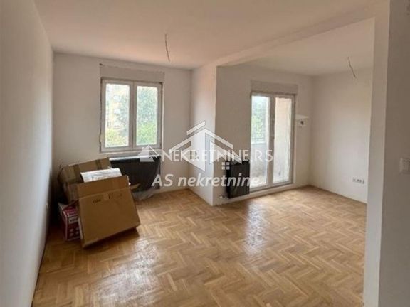 Zemun, Cara Dušana, 2.0 stan, 43m2, 150500 EUR