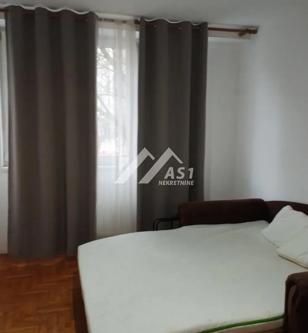 Izdavanje, dvosoban stan, 45m², Sajam, Novi Sad Sve Podlokacije