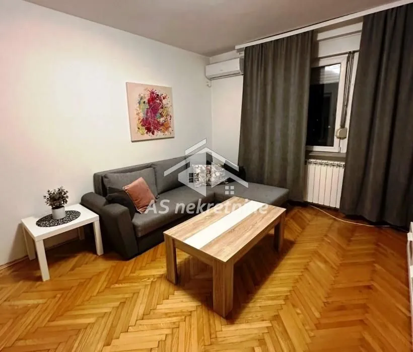 Izdavanje, dvosoban stan, 50m², Stari Grad, Beograd