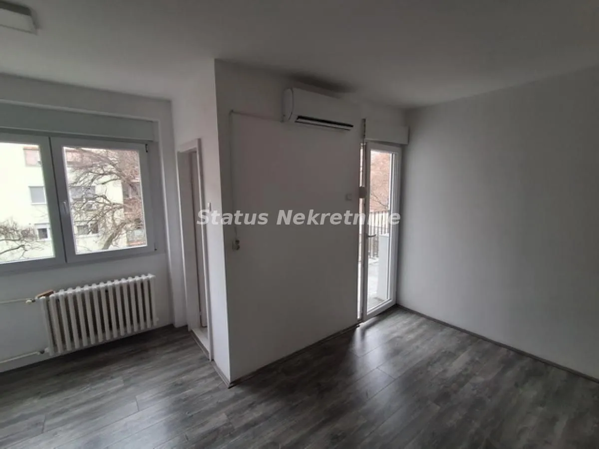 Izdavanje, dvosoban stan, 54m², Železnička Stanica, Novi Sad Sve Podlokacije