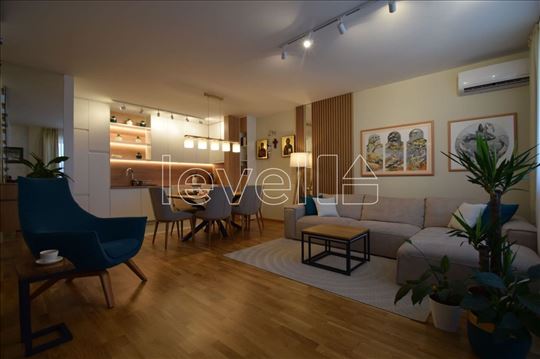 Stan,Novi Sad,Sajam,kv: 111.00, € 277500