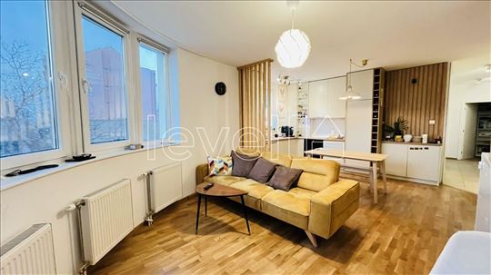 Stan,Novi Sad,Petrovaradin,kv: 83.00, € 198000