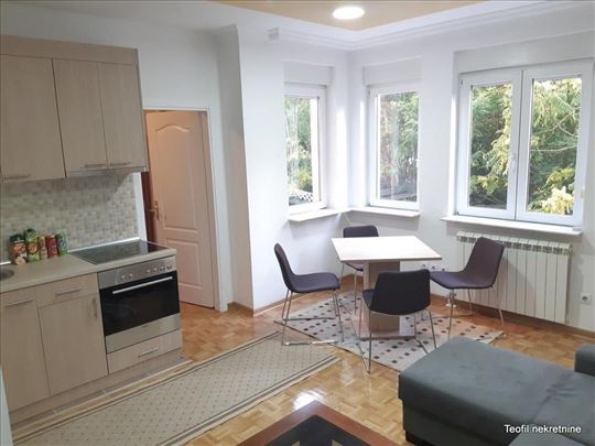 Bulevar, stara okretnica Kluz, 35m2 renoviran 1.5