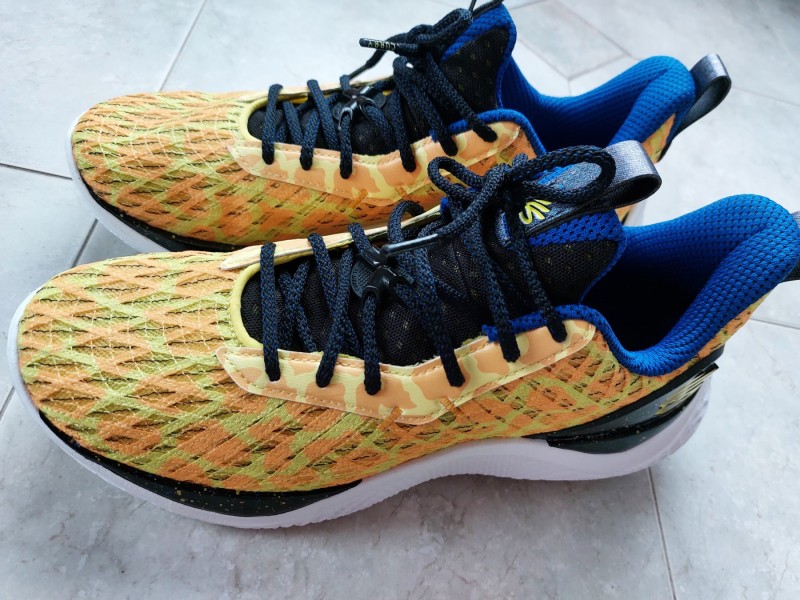 UNDER ARMUR gs curry 10 yellow bang bang 43