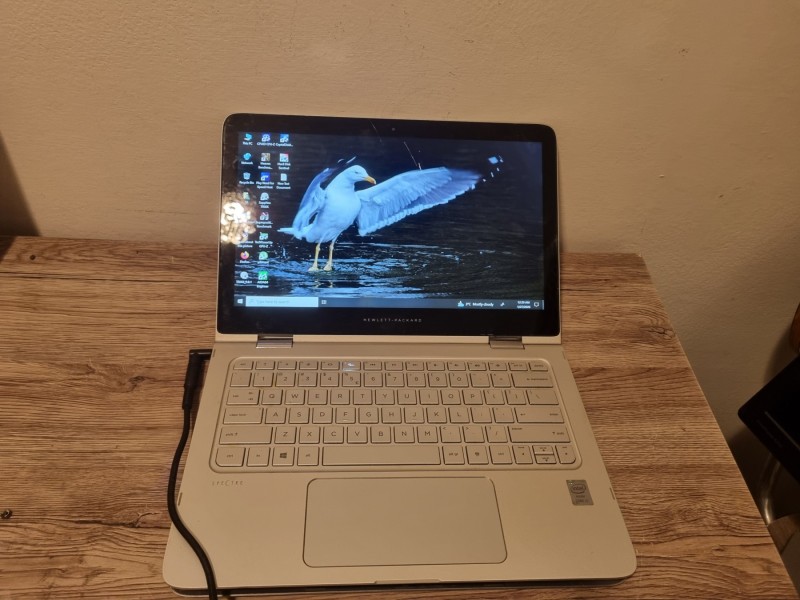 HP spectre X360 i5 5500U 8GB DDR3