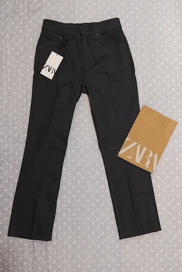 Zara nove sa etiketom pantalone farmerice S