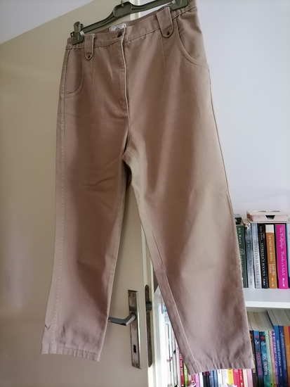 Duboke pantalone C&A 46 Sniženo