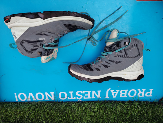 Salomon 38.5 za posao i svaki dan odlicne