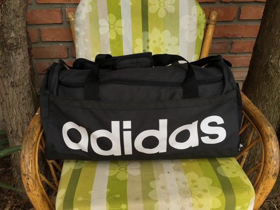 Original Adidas sportska torba nova