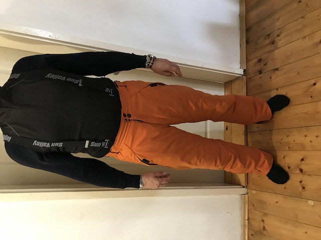 Ski pantalone xl narandzaste boje sa tregerima