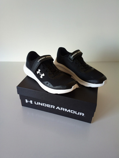 UNDER ARMOUR patike