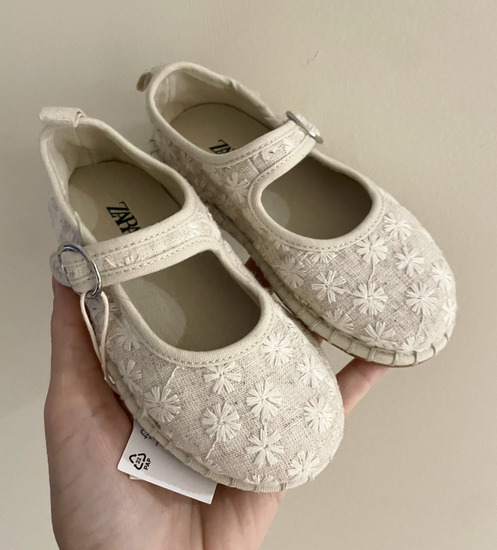 Zara baletanke sa vezom