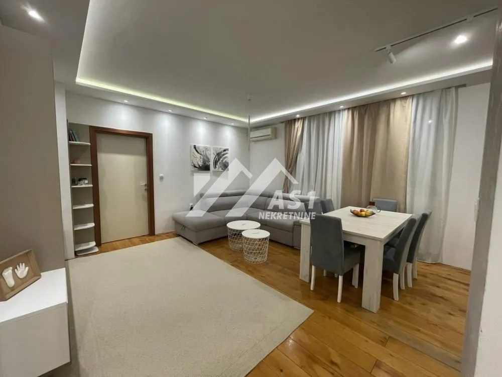 Izdavanje, trosoban stan, 52m², Rotkvarija, Novi Sad Sve Podlokacije