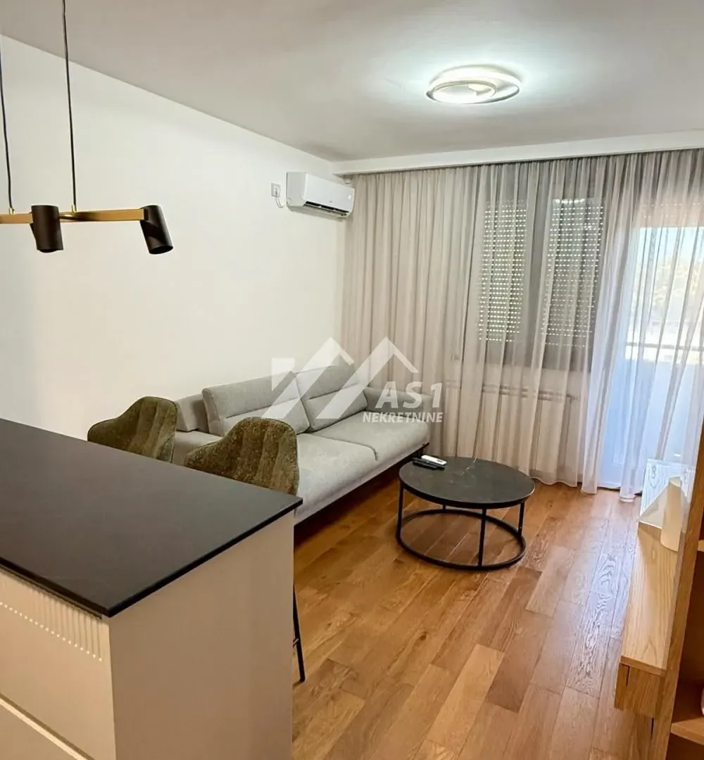 Izdavanje, dvosoban stan, 54m², Rotkvarija, Novi Sad Sve Podlokacije