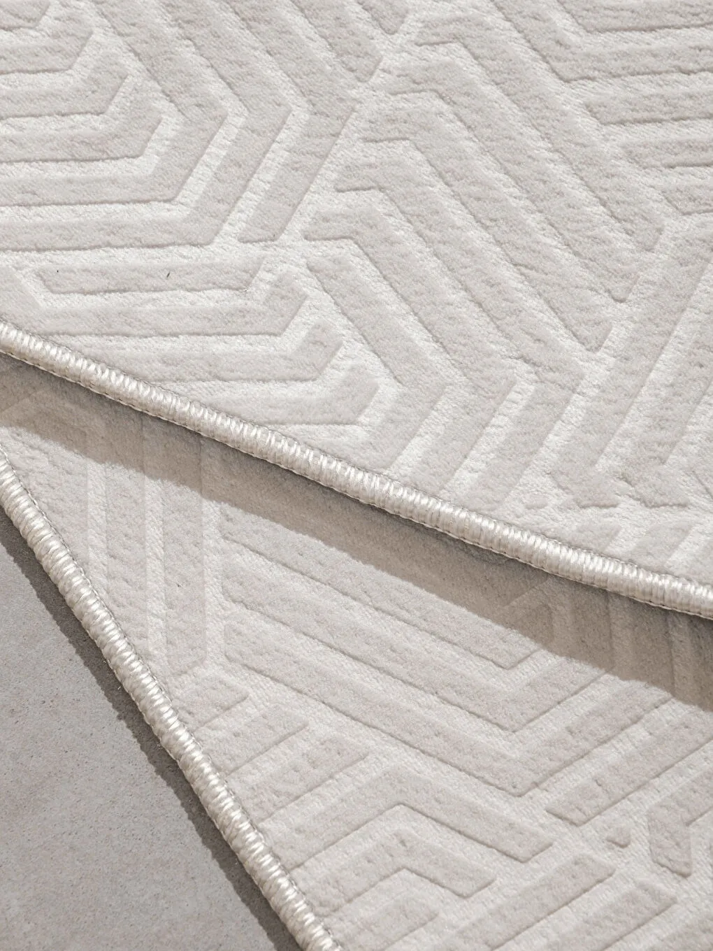 LCW HOME Set Od 2 Prostirke Za Kupatilo Sa Geometrijskim Uzorkom