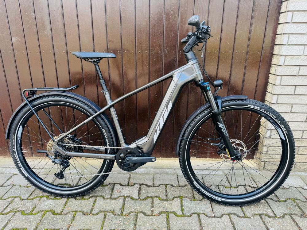 KTM Macina Team LFC SMART 750Wh ( 2024 ) NOVO