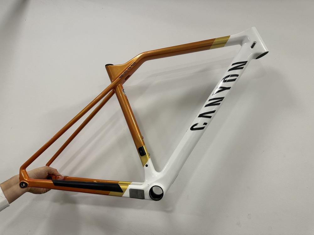 Canyon Inflite CF SLX