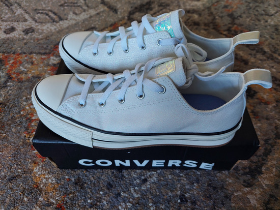 Nove CONVERSE bele svetlucave patike
