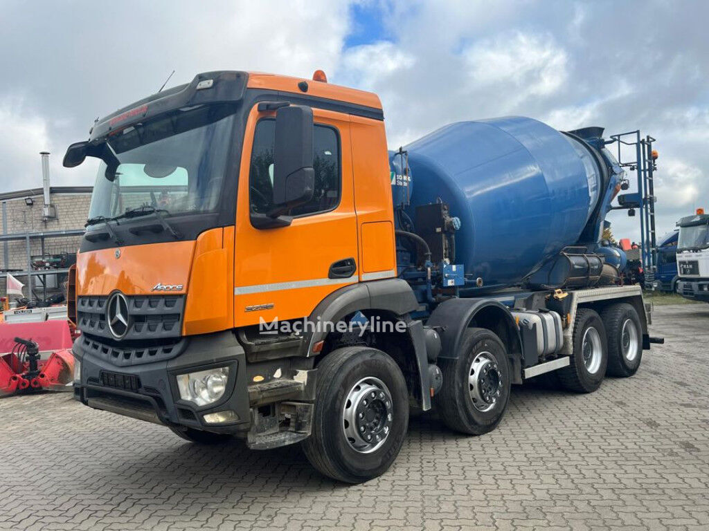 Stetter AM 9/8 FHCLL na šasiji Mercedes-Benz Arocs 3236 kamion s mešalicom za beton
