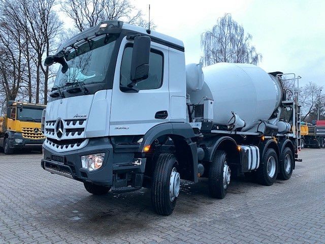 Mercedes-Benz AROCS 3240 8X4 MIXER LIEBHERR, 2018 kamion s mešalicom za beton