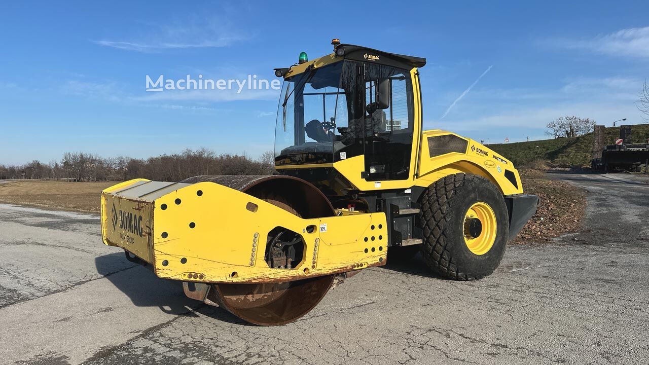 BOMAG BW216 DH-5 kompaktor s jednim valjkom