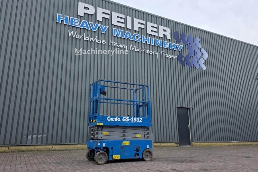 Genie GS1932 Electric, Working Height 7.8 m, 227kg Capac makazasta platforma