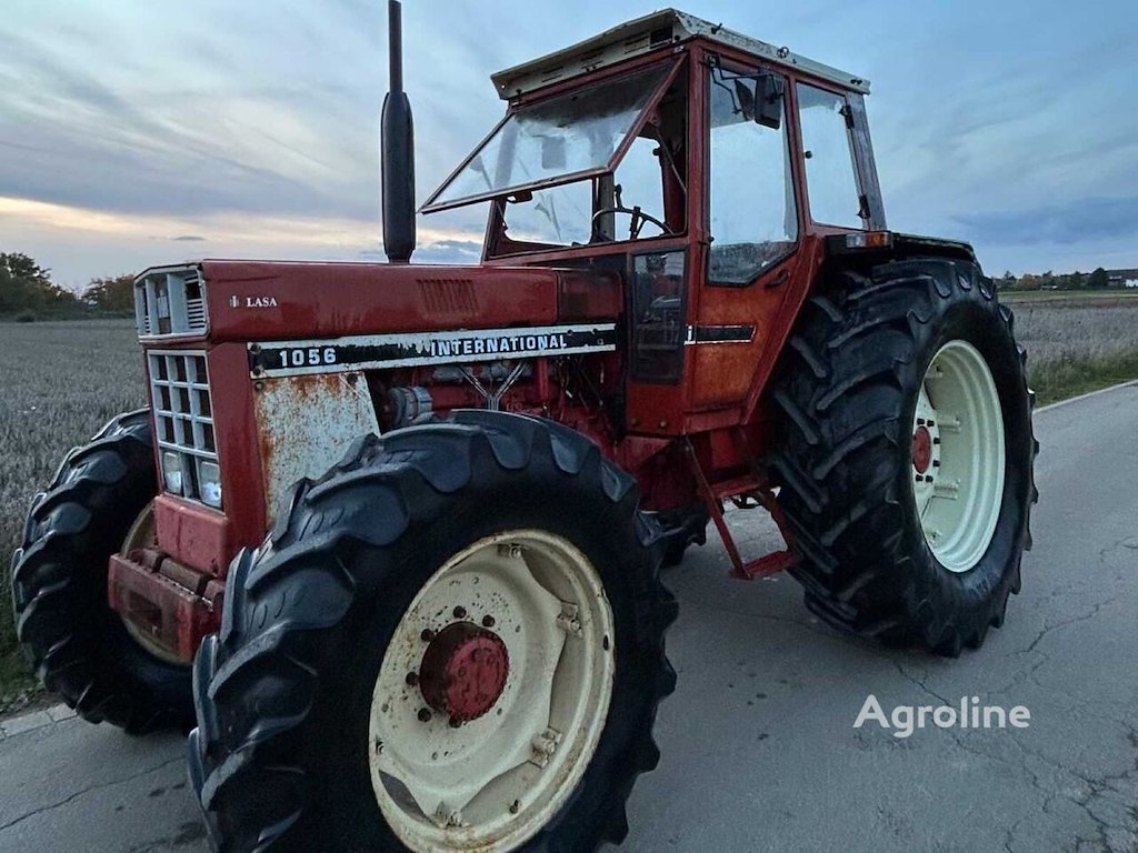 Prodaje se International Harvester 1056 AS traktor točkaš na aukciji