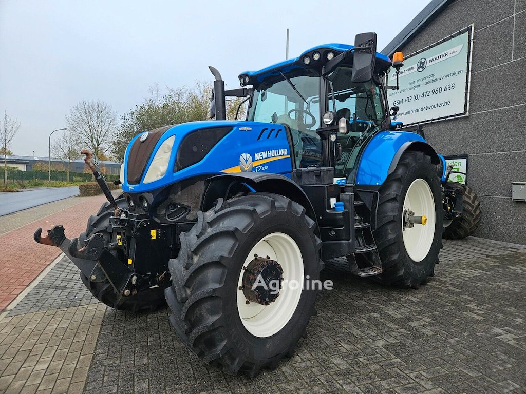 New Holland T7.230 AC traktor točkaš