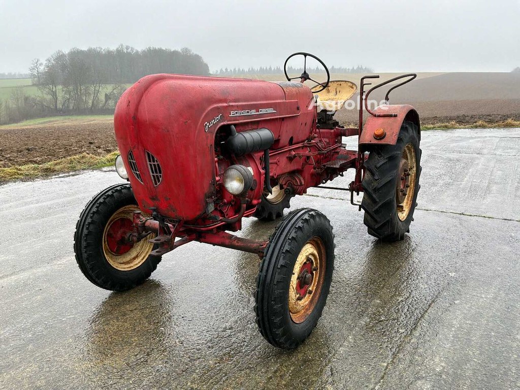 Prodaje se Porsche 108 traktor točkaš na aukciji