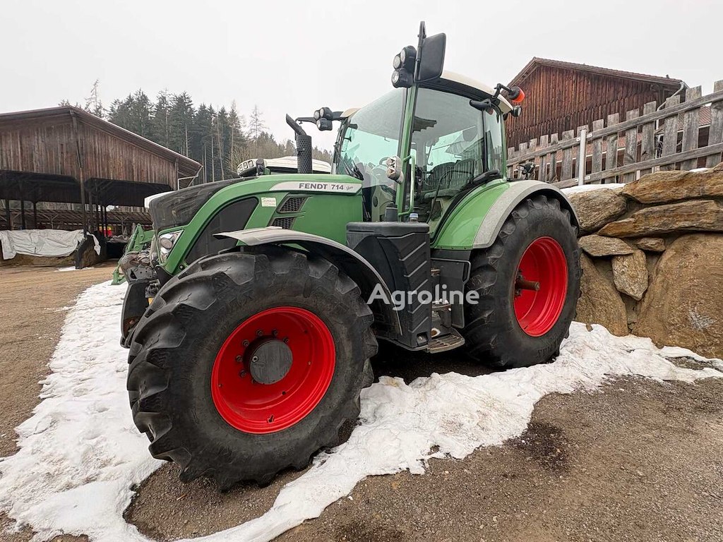 Prodaje se Fendt 714 Vario SCR traktor točkaš na aukciji