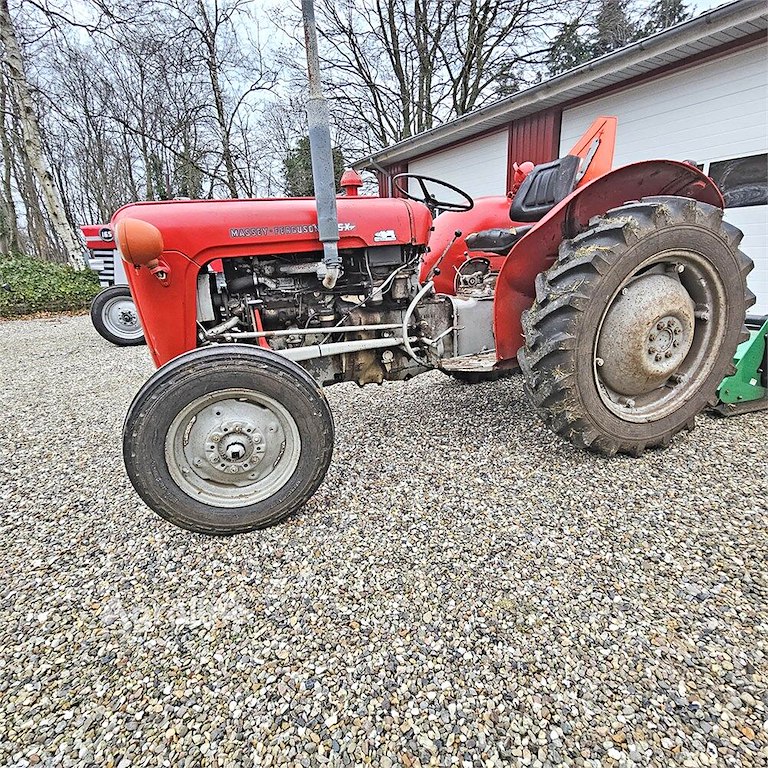 Prodaje se Massey Ferguson 35 X traktor točkaš na aukciji