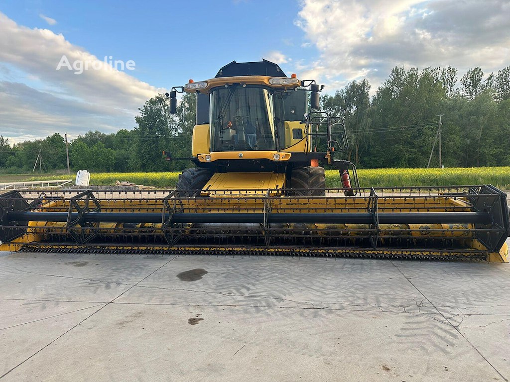 New Holland CR9080 SLS kombajn za žito