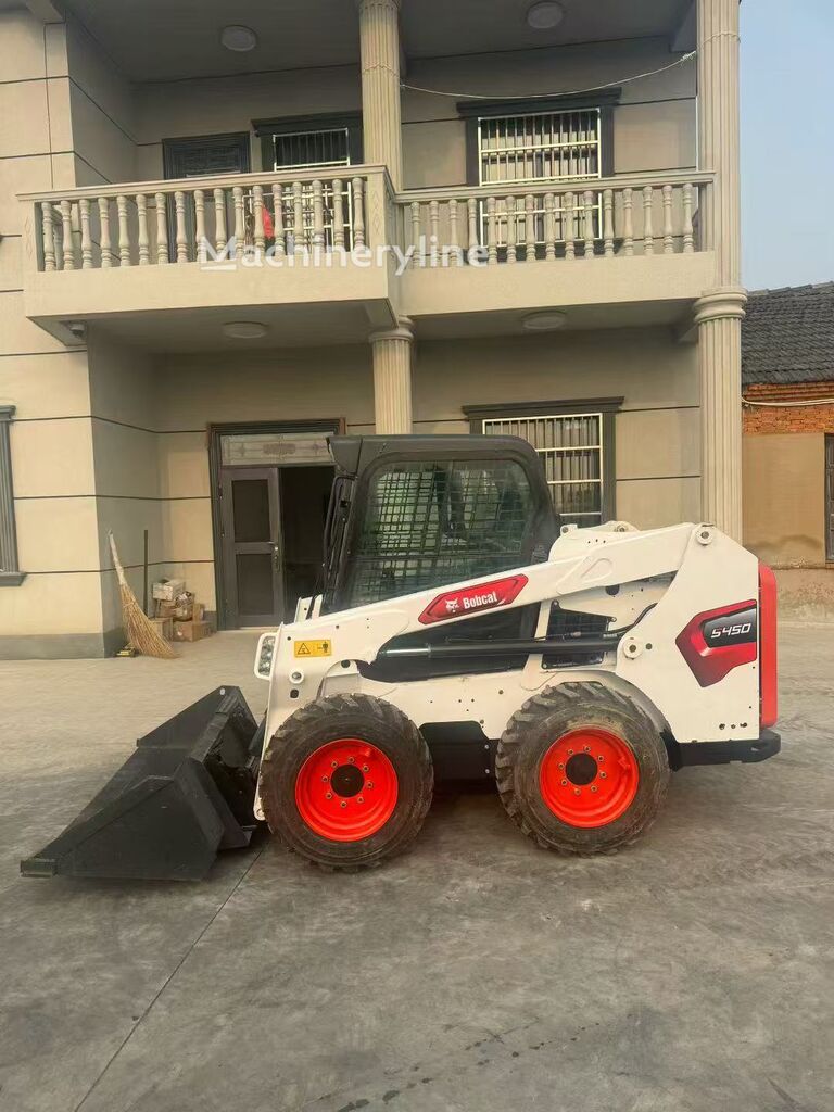 Bobcat S450 mini utovarivač