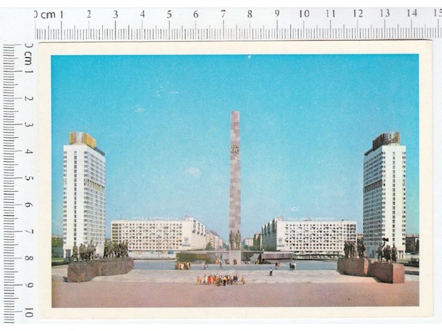 Монумент героическим защитникам Ленинграда