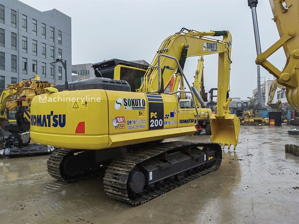 Komatsu PC200-8 bager guseničar