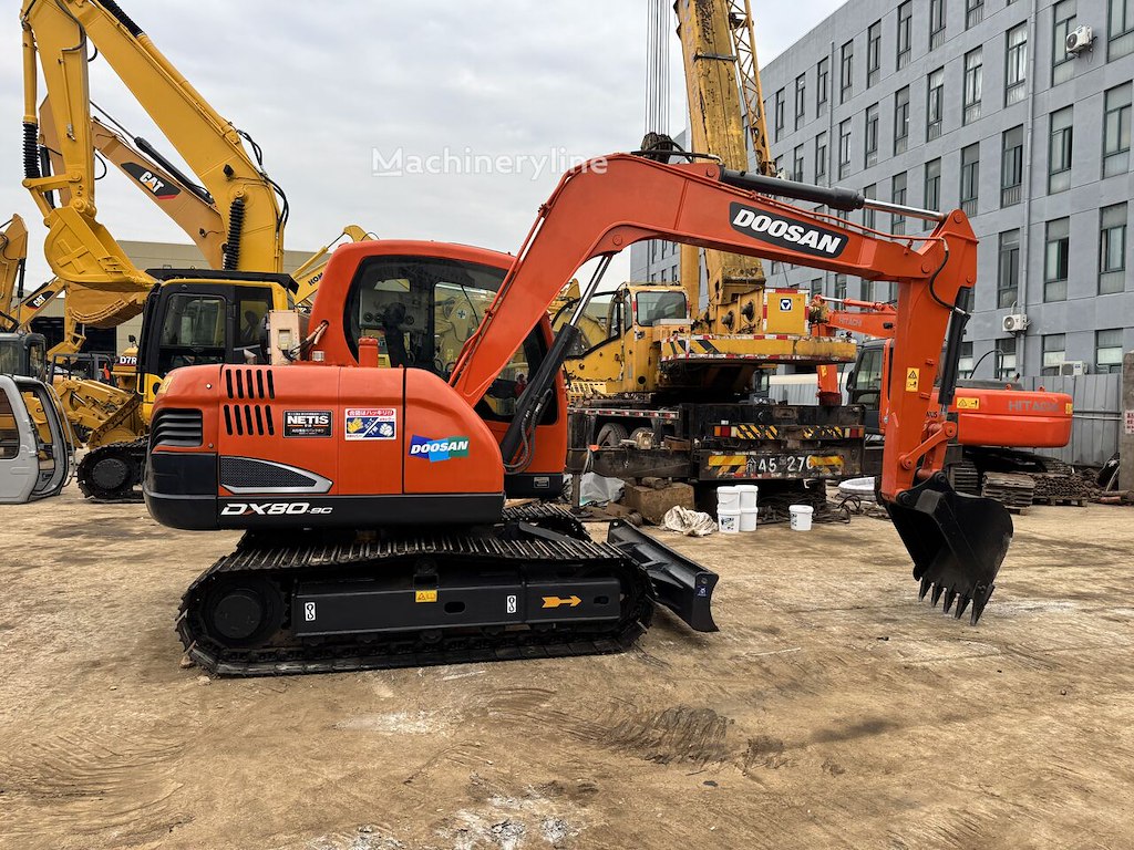 Doosan DX80 bager guseničar