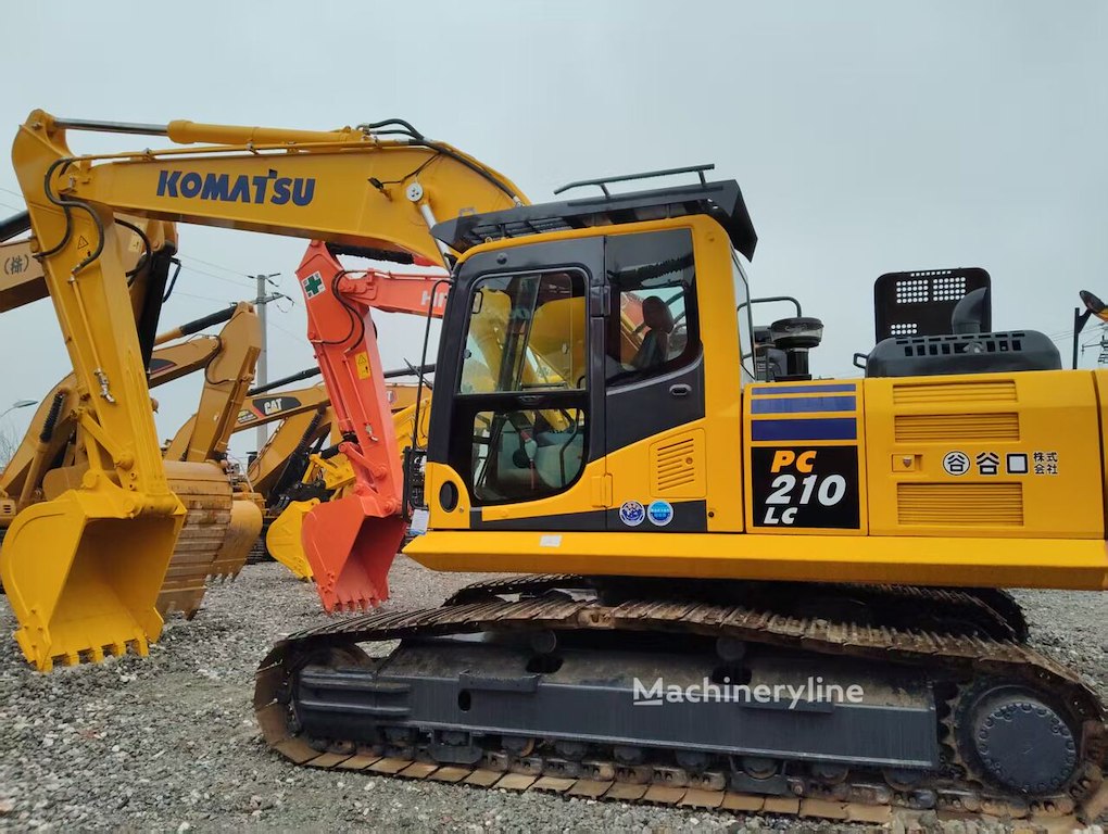 Komatsu PC210-8 bager guseničar