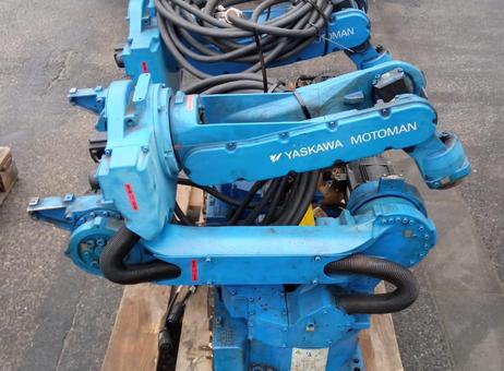 Industrial Robot Yaskawa MA 1400 - DX 100