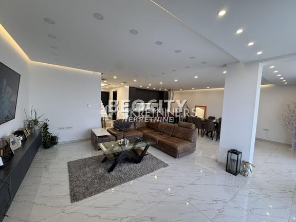 Novi Sad, Sremska Kamenica, Tatarsko brdo, 4.0, 230m2, 680000EUR