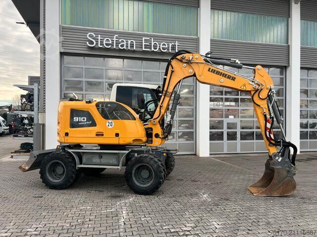 Bager na točkovima
Liebherr A 910 C Litronic / 2.381h / SW33